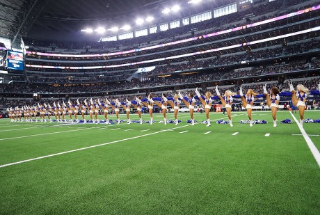 Dallas Cowboys Cheerleaders Perform Kick Line Editorial Stock Photo ...