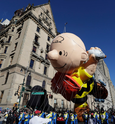 Charlie Brown Balloon Floats Down Central Editorial Stock Photo - Stock ...