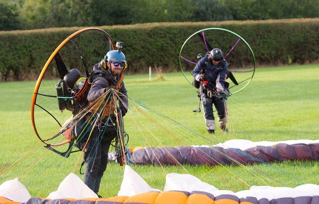 __COUNT__ imágenes de Company encourages workers to fly to work, Dorset ...