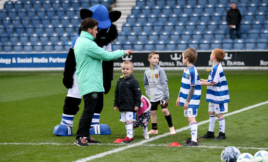 Mascot Mascots Activity Flag Bearers Editorial Stock Photo - Stock ...