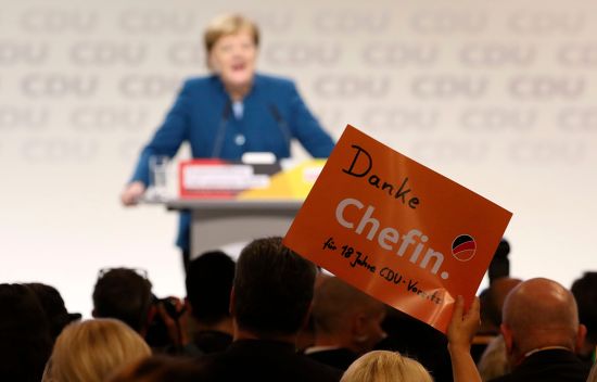 Delegate Holds Cardboard Reading Thank You Editorial Stock Photo ...