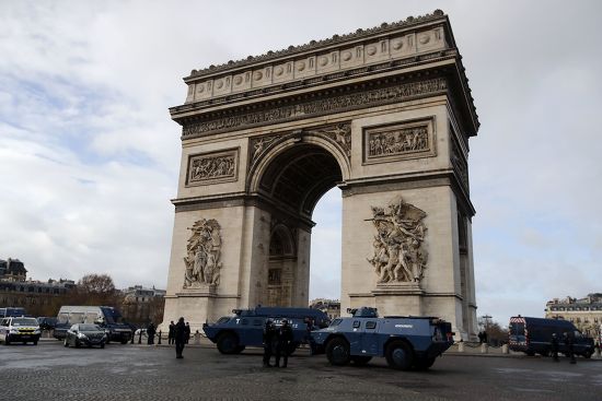 Police Vehicles Deployed Block Access Arc Editorial Stock Photo - Stock ...