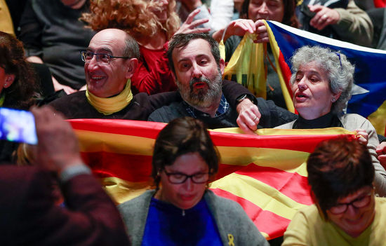 Catalan People Cary Banners Catalan Flags Editorial Stock Photo - Stock ...