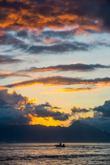 Silhouette Boat Dramatic Sunset Over Moorea Editorial Stock Photo ...