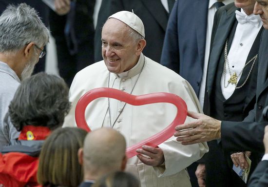 Pope Francis Holds Heartshaped Balloon During Editorial Stock Photo ...