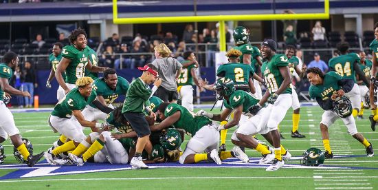 Longview Lobos Football Team Form Dogpile Editorial Stock Photo - Stock ...