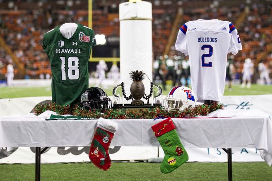 Hawaii Bowl Trophy Awaiting Winner Between Editorial Stock Photo ...