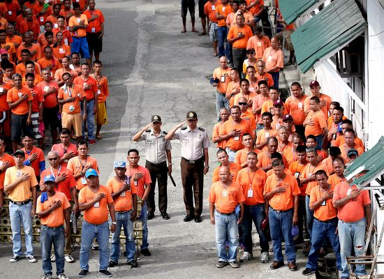 Filipino Jail Guards Salute Inmates Sing Editorial Stock Photo - Stock ...