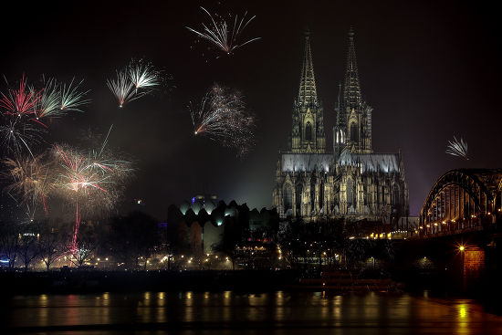 Fireworks Illuminate Sky Next Cologne Cathedral Editorial Stock Photo ...