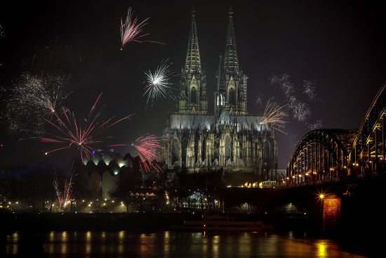 Fireworks Illuminate Sky Next Cologne Cathedral Editorial Stock Photo ...