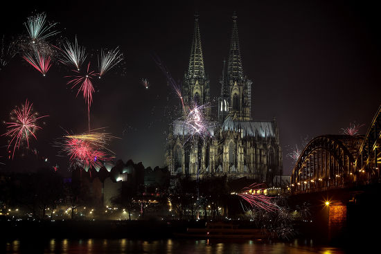 Fireworks Illuminate Sky Next Cologne Cathedral Editorial Stock Photo ...