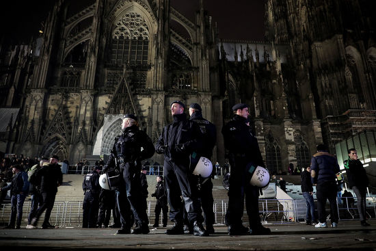 German Police Officers Stand Front Cologne Editorial Stock Photo ...