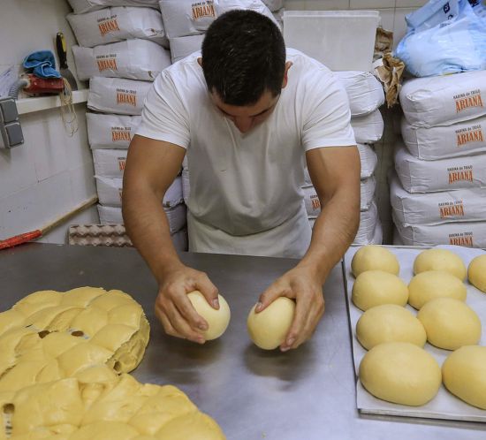 Baker Prepares Traditional Three Kings Cakes Editorial Stock Photo ...