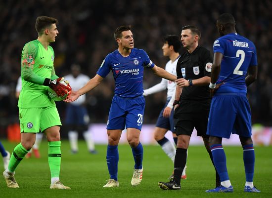 Chelsea Players Surround Referee Michael Oliver Editorial Stock Photo ...