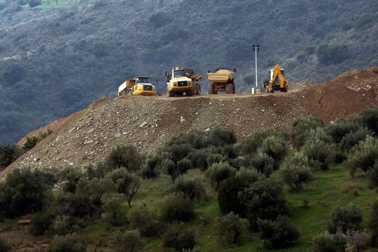 Rescue Teams Continue Gaining Ground Hillside Redakčních stock ...