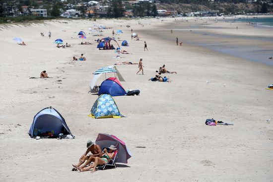 Beachgoers Keep Cool Brighton Beach During Editorial Stock Photo ...