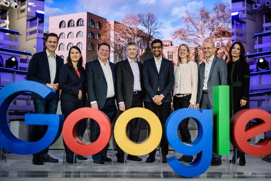 Lr Google Vice President Central Europe Editorial Stock Photo - Stock ...