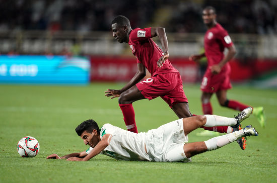 Almoez Ali Qatar Fouling Amjad Attwan Editorial Stock Photo - Stock ...