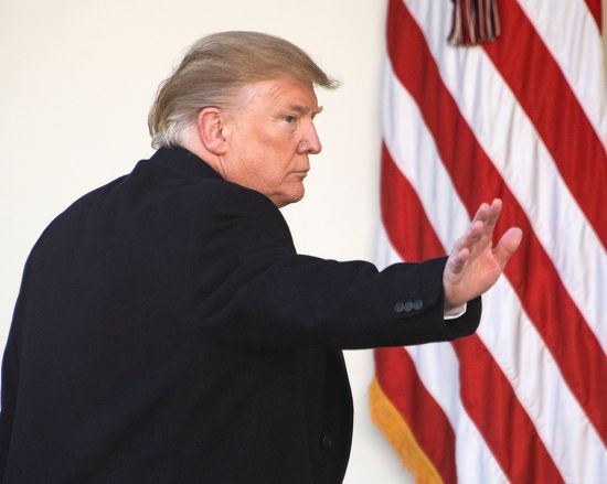 United States President Donald Trump Waving Editorial Stock Photo ...