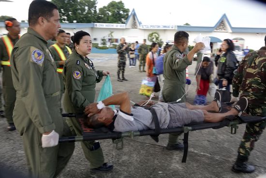 Philippine Air Force Paf Personnel Assist Editorial Stock Photo - Stock ...