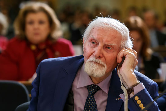Holocaust Survivor Benjamin Orenstein Listens Speech Editorial Stock ...