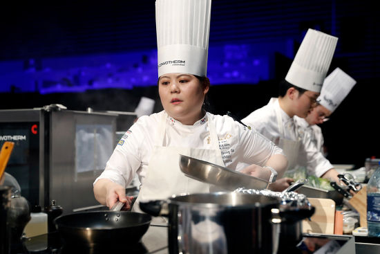 Seon Yeong Gu South Korea Prepares Editorial Stock Photo - Stock Image ...