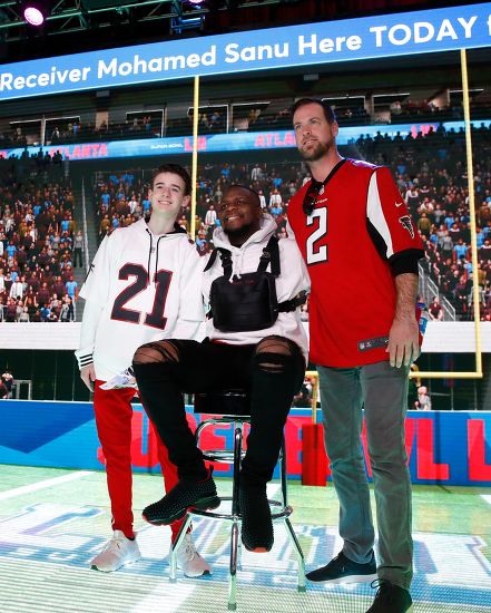 Fans Pose Atlanta Falcons Wide Receiver Editorial Stock Photo - Stock ...