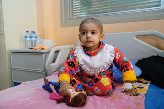 Fouryearold Fatima Adnan Sits On Hospital Editorial Stock Photo - Stock ...