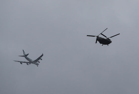 Chinook Helicopter Flies Over London Beneath Editorial Stock Photo ...