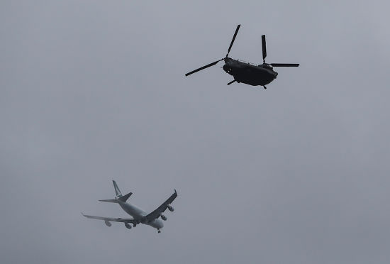 Chinook Helicopter Flies Over London Beneath Editorial Stock Photo ...
