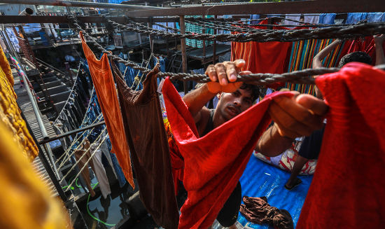 Indian Dhobi Washerman Hangs Washed Clothes Editorial Stock Photo ...