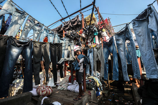 Indian Dhobi Washerman Hangs Washed Clothes Editorial Stock Photo ...