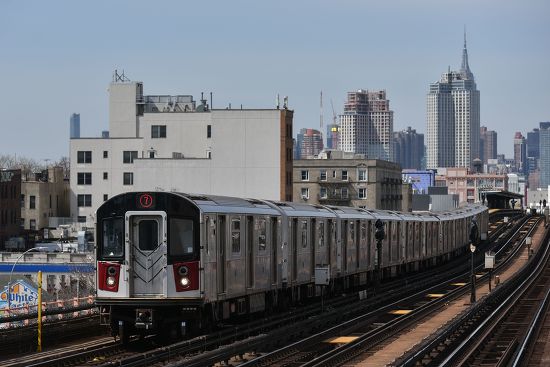 View 7 Train Subway New York Editorial Stock Photo - Stock Image ...
