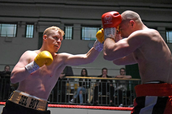 Derek Renfrew Yellow Gloves Defeats Michal Editorial Stock Photo ...