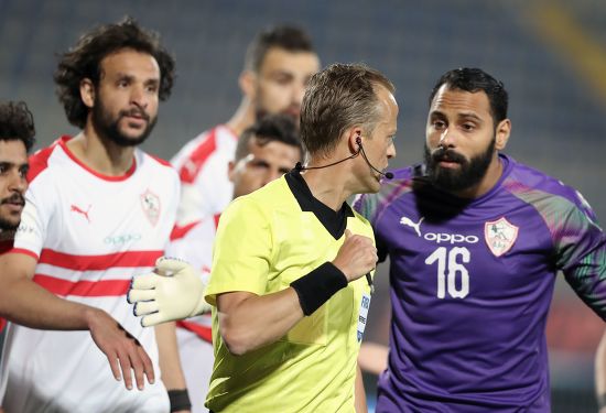 Zamaleks Mahmoud Genesh Objects Referee Ola Editorial Stock Photo ...