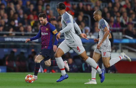 Lionel Messi Barcelona Attacks Fabinho Virgil Editorial Stock Photo ...