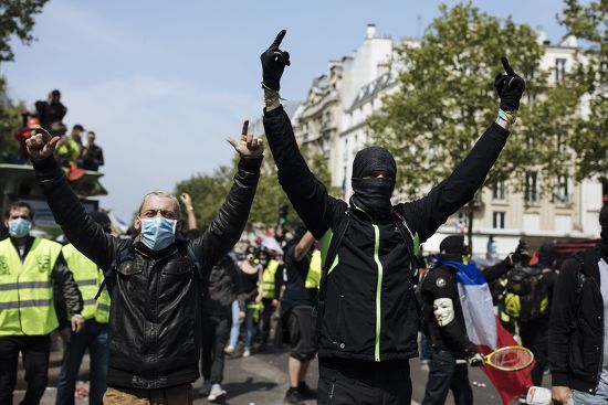 Black Bloc Protesters Face Riot Police Editorial Stock Photo - Stock ...