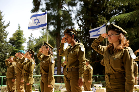 Israeli Female Soldiers Salute After Decorating Editorial Stock Photo ...