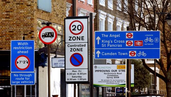 Street Signs Corner Northchurch Road Southgate Editorial Stock Photo ...