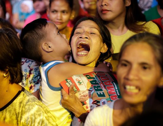 Filipinos React They Watch Performers During Editorial Stock Photo ...