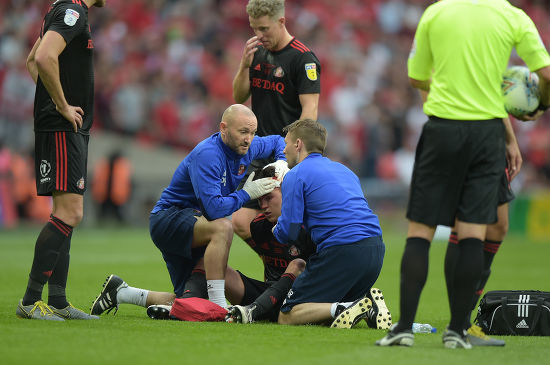 Luke Onien Sunderland Treated Head Injury Editorial Stock Photo - Stock ...