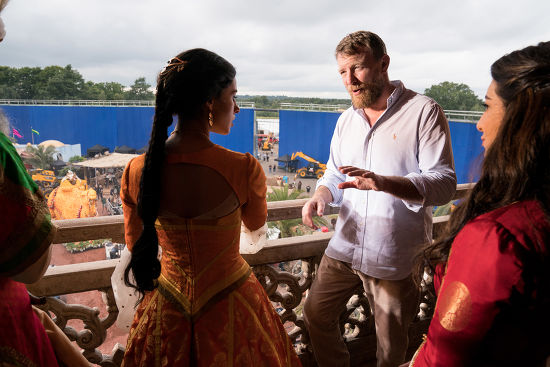 Naomi Scott Jasmine Guy Ritchie Director Foto de stock de contenido ...