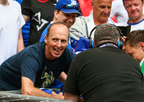 Emotional Mike Dean Referee Tranmere Rovers Editorial Stock Photo ...