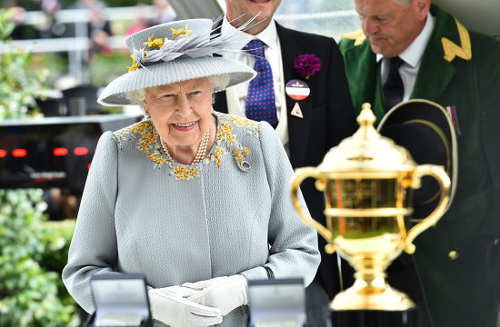Queen Elizabeth Ii Prepares Present Trophies Editorial Stock Photo ...