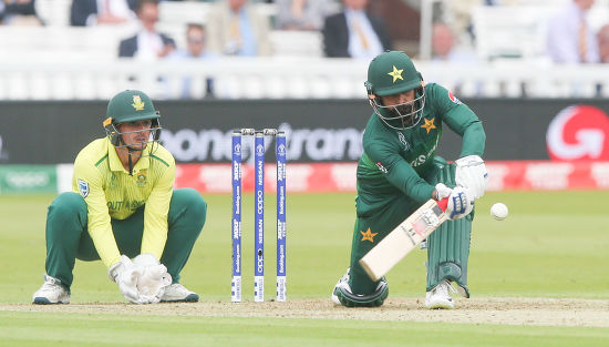 Mohammad Hafeez Pakistan Pull Sweeps Boundary Editorial Stock Photo - Stock Image | Shutterstock