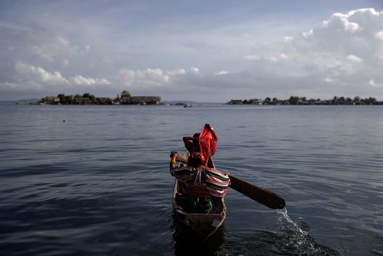Women Guna Ethnic Group Sail Craft Editorial Stock Photo - Stock Image ...