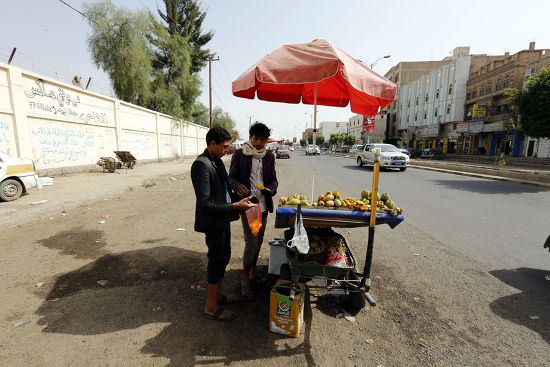 Yemeni Vendor Sells Prickly Pear Fruits Editorial Stock Photo - Stock ...