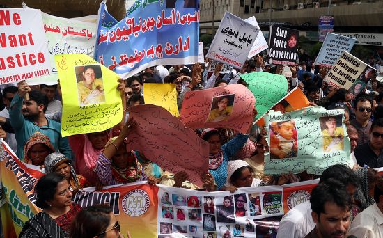 Hindu Minority Shout Slogans Against Kidnapping Editorial Stock Photo ...
