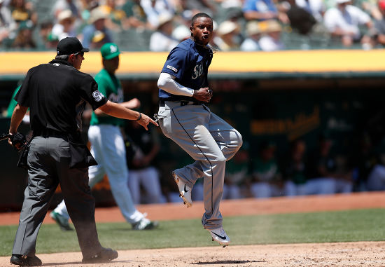 Seattle Mariners Tim Beckham R Leaps Editorial Stock Photo - Stock ...