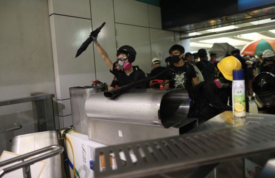 Protesters Set Barriers Against Riot Police Editorial Stock Photo ...